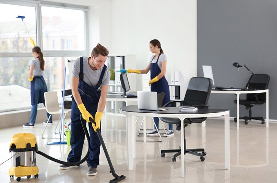 6 Must-Have Items on Your Office Cleaning Checklist
